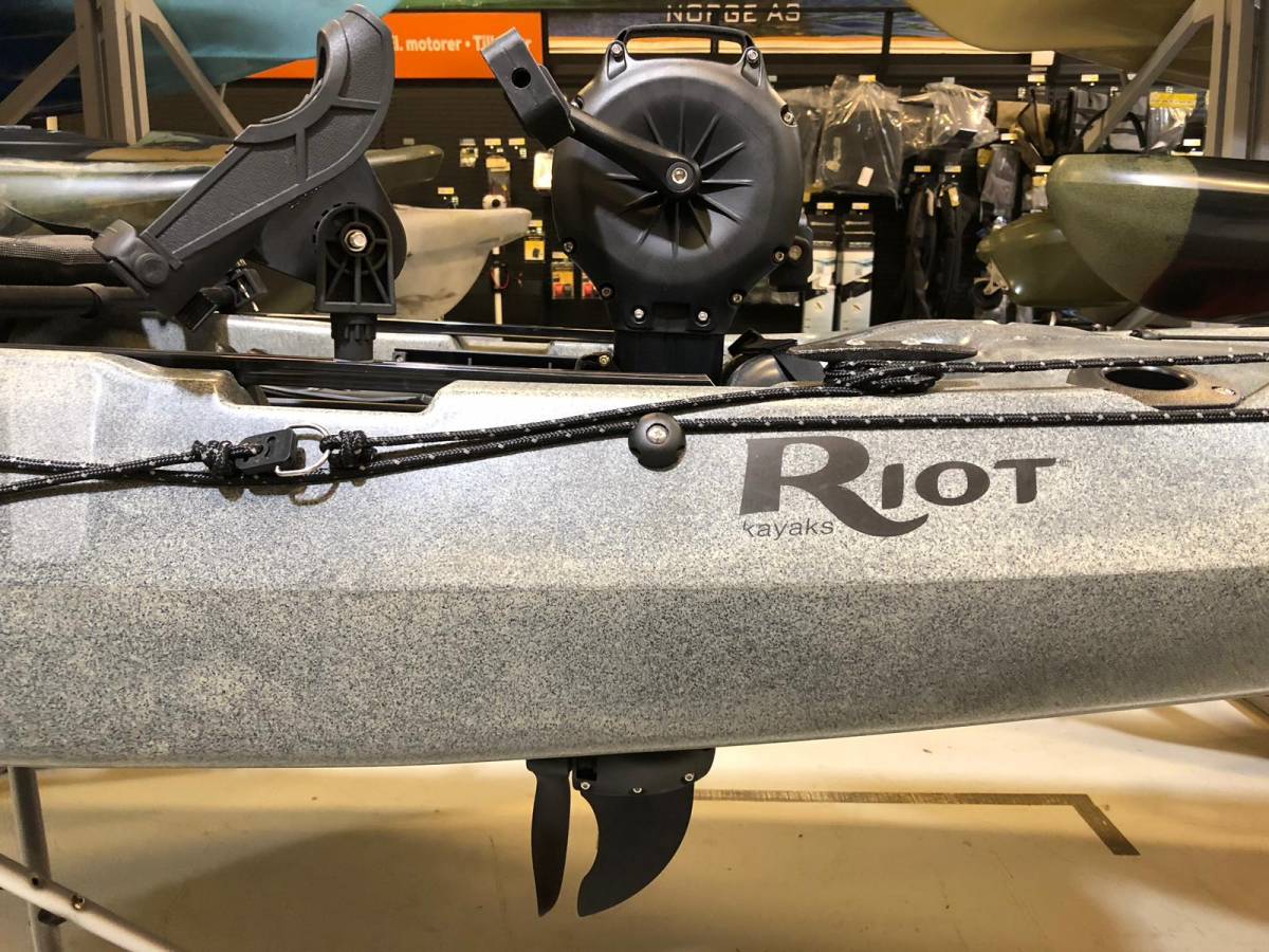 Riot Mako 10 med propell - West System