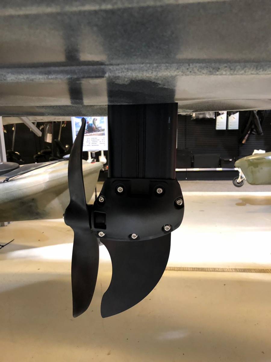 Riot Mako 10 med propell - West System